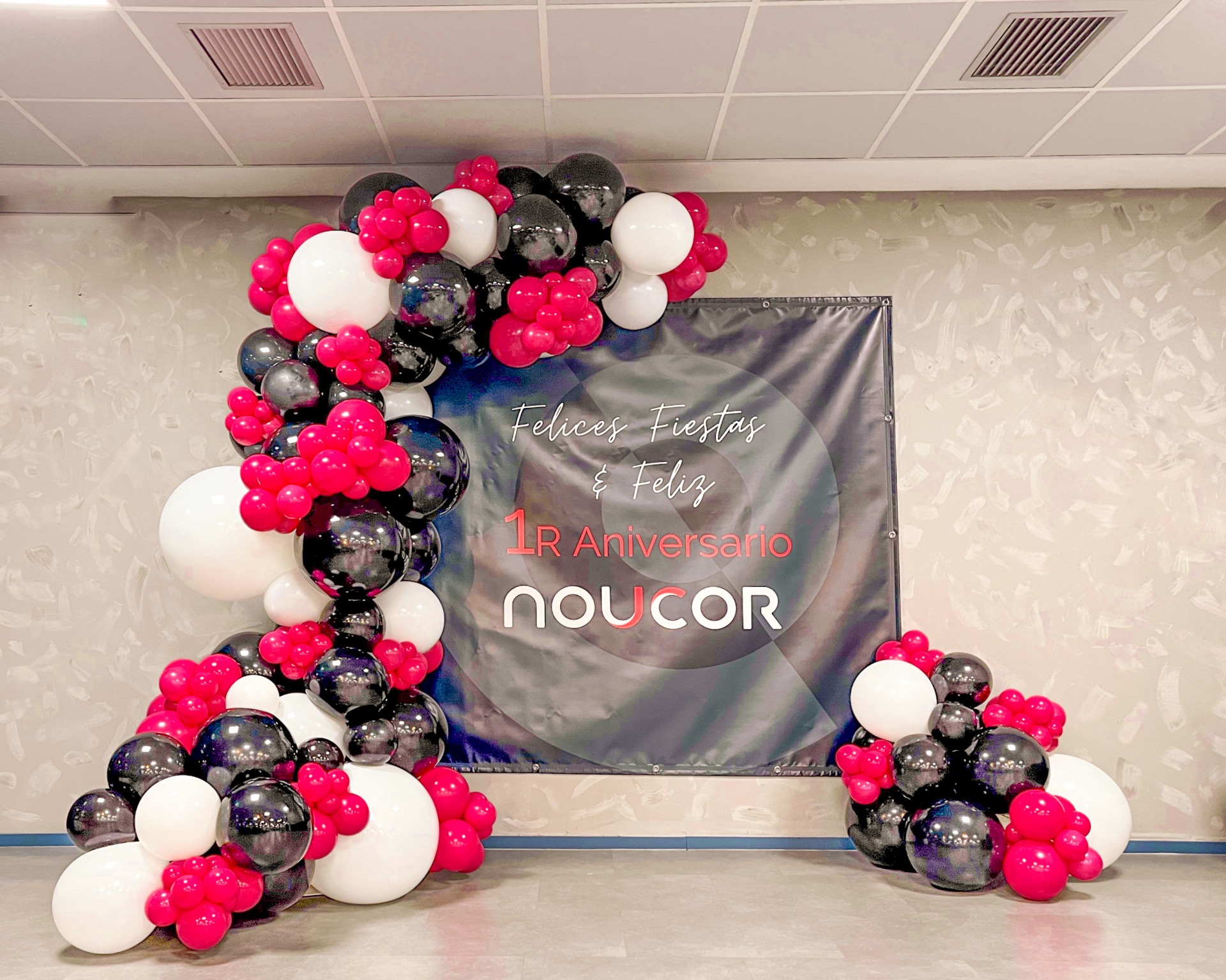 Photocall de Globos en Barcelona: Añade Color y Diversión a tus Eventos